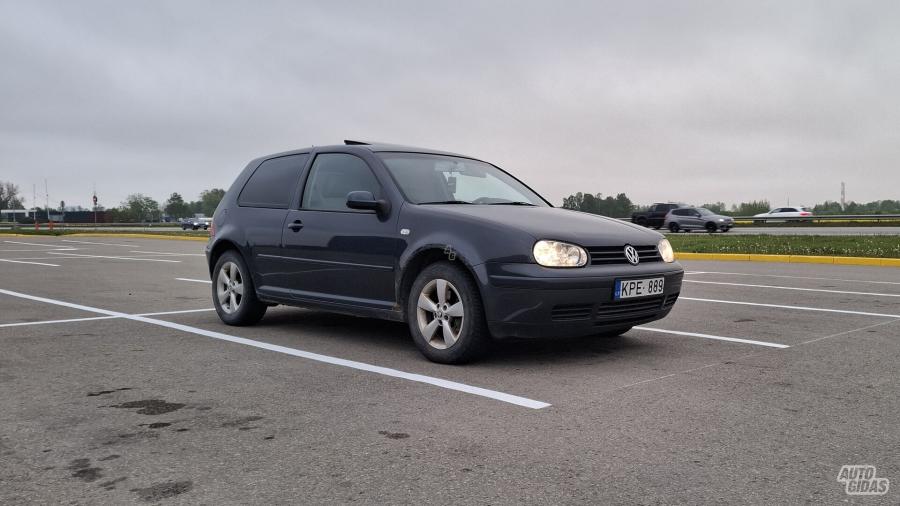 Grey Volkswagen Golf 2002 in Klaipeda, with an engine capacity of 1.90 L and mileage of 300 thousand km for 980 €, photo 6 on AUTOMOTO.COM.LV