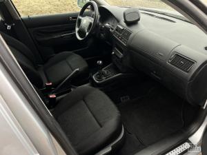 Grey Volkswagen Golf 2002 in Utena, with an engine capacity of 1.90 L and mileage of 290 thousand km for 1650 €, photo 9 on AUTOMOTO.COM.LV