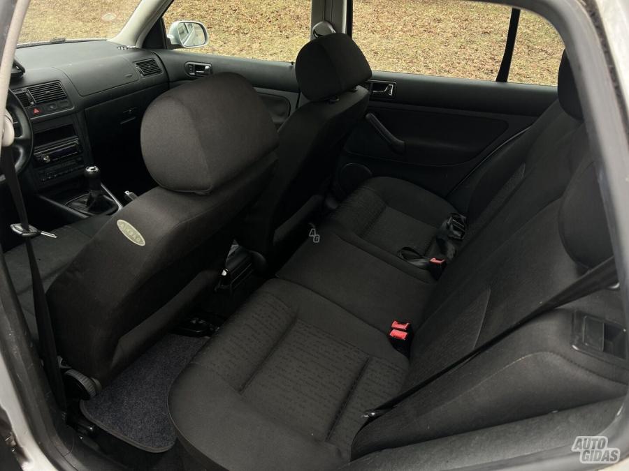 Grey Volkswagen Golf 2002 in Utena, with an engine capacity of 1.90 L and mileage of 290 thousand km for 1650 €, photo 10 on AUTOMOTO.COM.LV