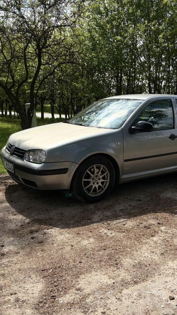 Pelēks Volkswagen Golf 2002 Rīga, ar dzinēja tilpumu 1.60 L un nobraukumu 158 tūkst. km par 1450 €, foto 4 vietnē AUTOMOTO.COM.LV