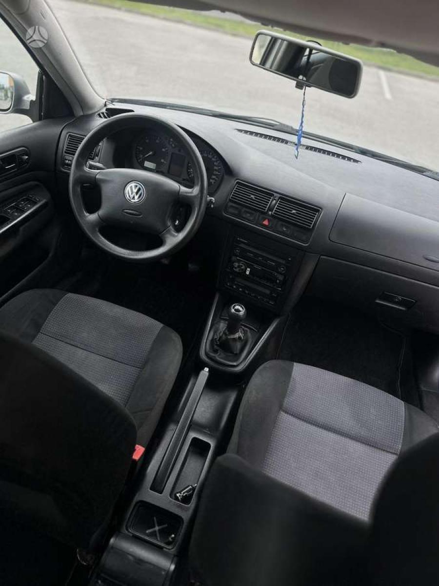 Grey Volkswagen Golf 2002 in Kaunas, with an engine capacity of 1.90 L and mileage of 329 thousand km for 900 €, photo 8 on AUTOMOTO.COM.LV