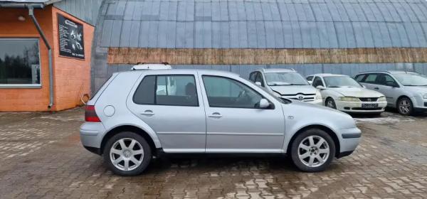 Pelēks Volkswagen Golf 2002 Valmiera, ar dzinēja tilpumu 1.90 L un nobraukumu 274 tūkst. km par 1300 €, foto 2 vietnē AUTOMOTO.COM.LV