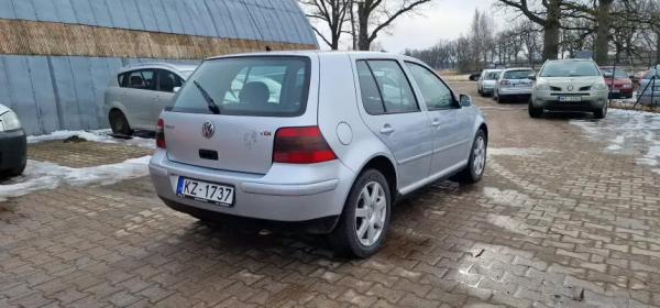 Pelēks Volkswagen Golf 2002 Valmiera, ar dzinēja tilpumu 1.90 L un nobraukumu 274 tūkst. km par 1300 €, foto 3 vietnē AUTOMOTO.COM.LV