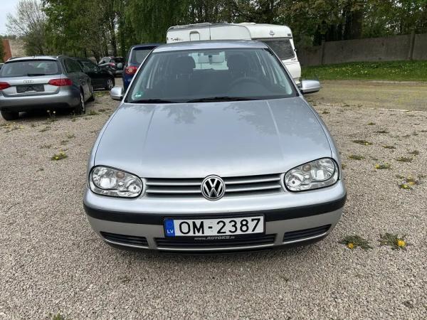 Pelēks Volkswagen Golf 2002 Limbaži, ar dzinēja tilpumu 1.90 L un nobraukumu 261 tūkst. km par 3050 €, foto 2 vietnē AUTOMOTO.COM.LV
