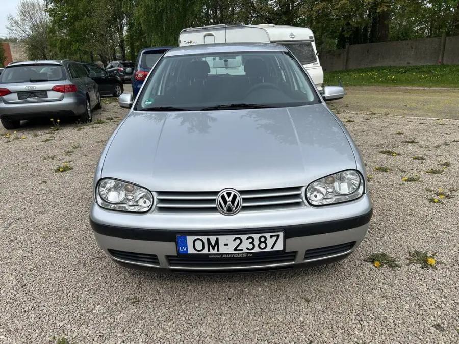 Pelēks Volkswagen Golf 2002 Limbaži, ar dzinēja tilpumu 1.90 L un nobraukumu 261 tūkst. km par 3050 €, foto 3 vietnē AUTOMOTO.COM.LV