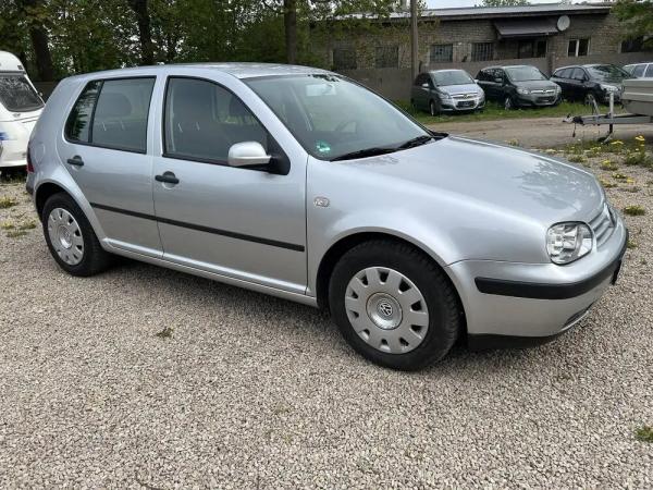 Pelēks Volkswagen Golf 2002 Limbaži, ar dzinēja tilpumu 1.90 L un nobraukumu 261 tūkst. km par 3050 €, foto 3 vietnē AUTOMOTO.COM.LV
