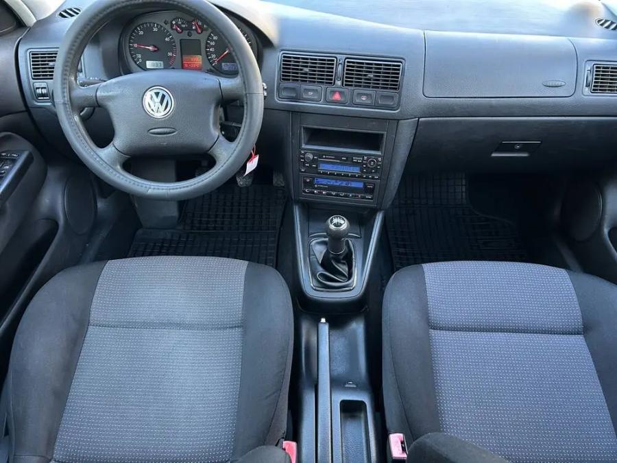 Pelēks Volkswagen Golf 2002 Limbaži, ar dzinēja tilpumu 1.90 L un nobraukumu 261 tūkst. km par 3050 €, foto 8 vietnē AUTOMOTO.COM.LV