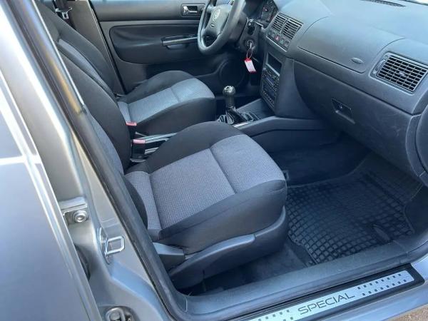 Pelēks Volkswagen Golf 2002 Limbaži, ar dzinēja tilpumu 1.90 L un nobraukumu 261 tūkst. km par 3050 €, foto 8 vietnē AUTOMOTO.COM.LV