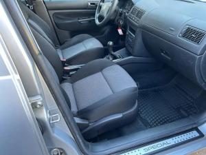 Pelēks Volkswagen Golf 2002 Limbaži, ar dzinēja tilpumu 1.90 L un nobraukumu 261 tūkst. km par 3050 €, foto 9 vietnē AUTOMOTO.COM.LV