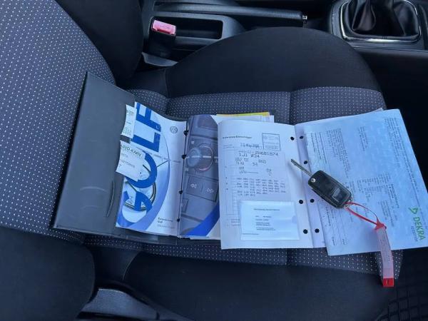 Pelēks Volkswagen Golf 2002 Limbaži, ar dzinēja tilpumu 1.90 L un nobraukumu 261 tūkst. km par 3050 €, foto 10 vietnē AUTOMOTO.COM.LV