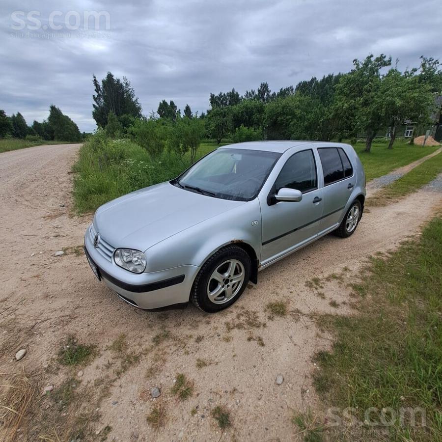Grey Volkswagen Golf 2002 in Daugavpils, with an engine capacity of 1.90 L and mileage of 312 thousand km for 950 €, photo 1 on AUTOMOTO.COM.LV