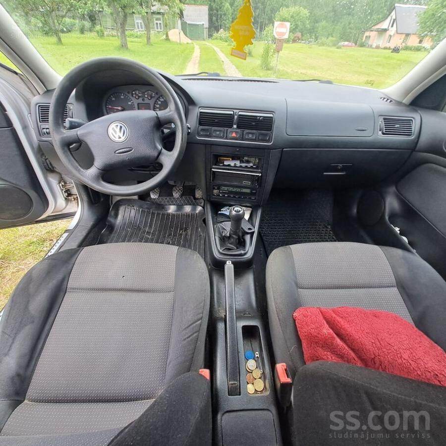Grey Volkswagen Golf 2002 in Daugavpils, with an engine capacity of 1.90 L and mileage of 312 thousand km for 950 €, photo 10 on AUTOMOTO.COM.LV
