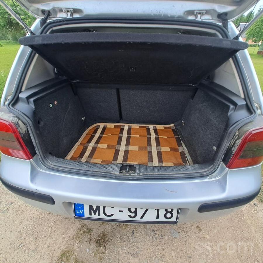 Grey Volkswagen Golf 2002 in Daugavpils, with an engine capacity of 1.90 L and mileage of 312 thousand km for 950 €, photo 12 on AUTOMOTO.COM.LV