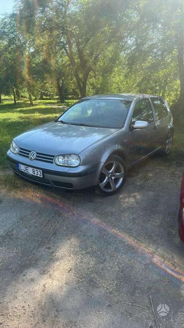 Grey Volkswagen Golf 2002 in Vilnius, with an engine capacity of 1.60 L and mileage of 224 thousand km for 1300 €, photo 1 on AUTOMOTO.COM.LV