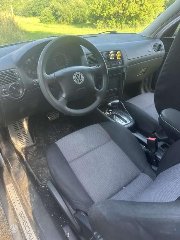 Grey Volkswagen Golf 2002 in Vilnius, with an engine capacity of 1.60 L and mileage of 224 thousand km for 1300 €, photo 5 on AUTOMOTO.COM.LV