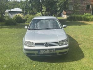 Grey Volkswagen Golf 2002 in Vilnius, with an engine capacity of 1.90 L and mileage of 398 thousand km for 950 €, photo 3 on AUTOMOTO.COM.LV