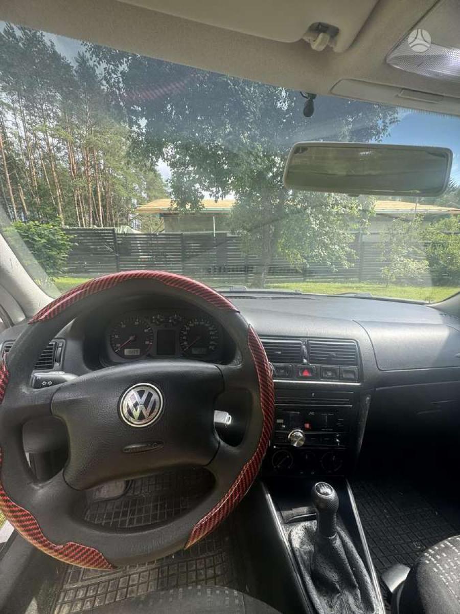 Grey Volkswagen Golf 2002 in Vilnius, with an engine capacity of 1.90 L and mileage of 398 thousand km for 950 €, photo 10 on AUTOMOTO.COM.LV