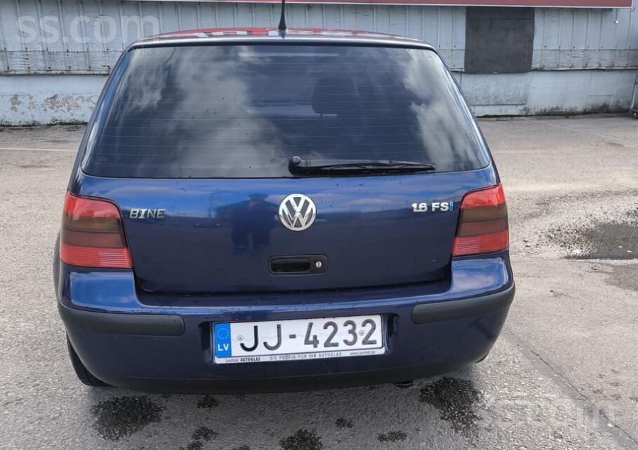 Grey Volkswagen Golf 2002 in Riga, with an engine capacity of 1.60 L and mileage of 220 thousand km for 1000 €, photo 4 on AUTOMOTO.COM.LV