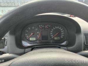 Grey Volkswagen Golf 2002 in Riga, with an engine capacity of 1.60 L and mileage of 220 thousand km for 1000 €, photo 7 on AUTOMOTO.COM.LV