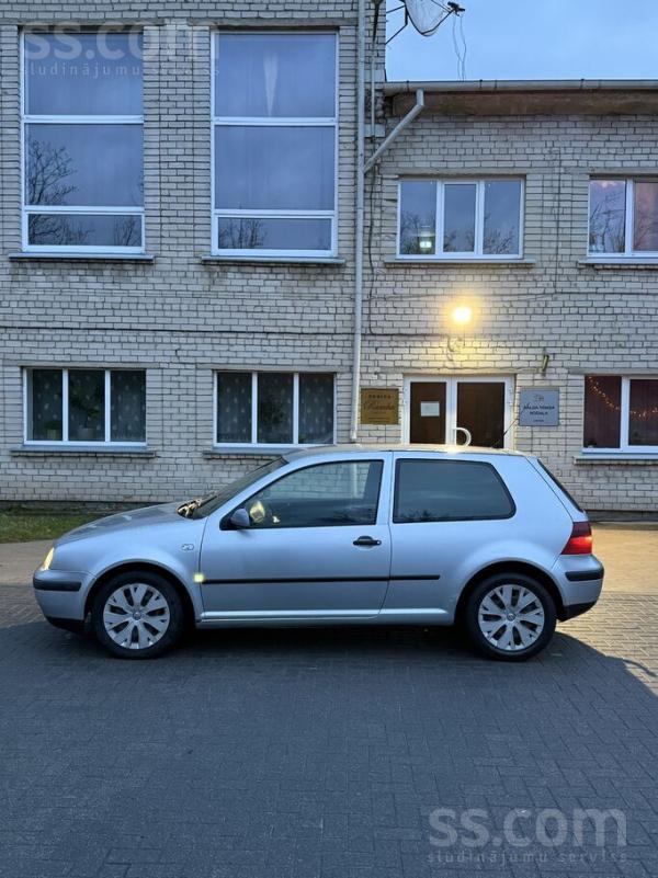 Pelēks Volkswagen Golf 2002 Kuldīga, ar dzinēja tilpumu 1.90 L un nobraukumu 421 tūkst. km par 1900 €, foto 1 vietnē AUTOMOTO.COM.LV