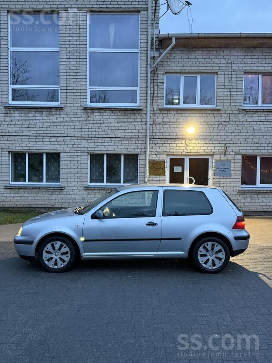 Pelēks Volkswagen Golf 2002 Kuldīga, ar dzinēja tilpumu 1.90 L un nobraukumu 421 tūkst. km par 1900 €, foto 1 vietnē AUTOMOTO.COM.LV
