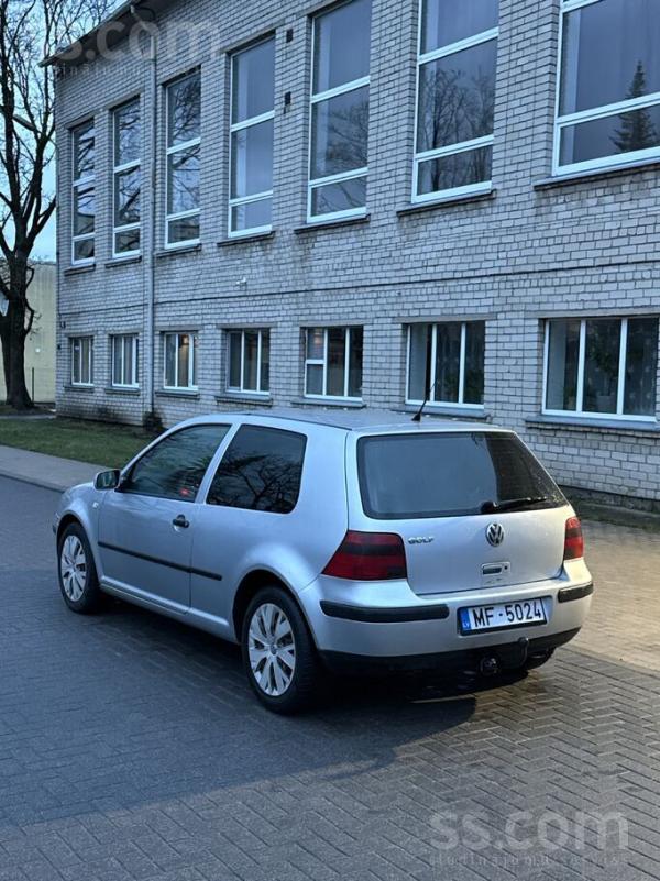 Pelēks Volkswagen Golf 2002 Kuldīga, ar dzinēja tilpumu 1.90 L un nobraukumu 421 tūkst. km par 1900 €, foto 4 vietnē AUTOMOTO.COM.LV