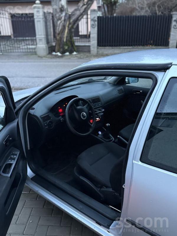 Pelēks Volkswagen Golf 2002 Kuldīga, ar dzinēja tilpumu 1.90 L un nobraukumu 421 tūkst. km par 1900 €, foto 6 vietnē AUTOMOTO.COM.LV