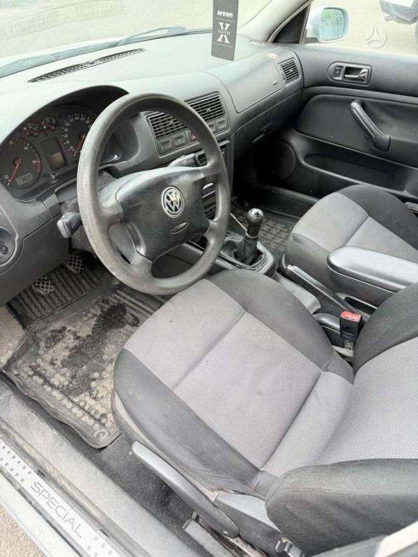 Pelēks Volkswagen Golf 2002 Viļņa, ar dzinēja tilpumu 1.90 L un nobraukumu 260 tūkst. km par 699 €, foto 5 vietnē AUTOMOTO.COM.LV