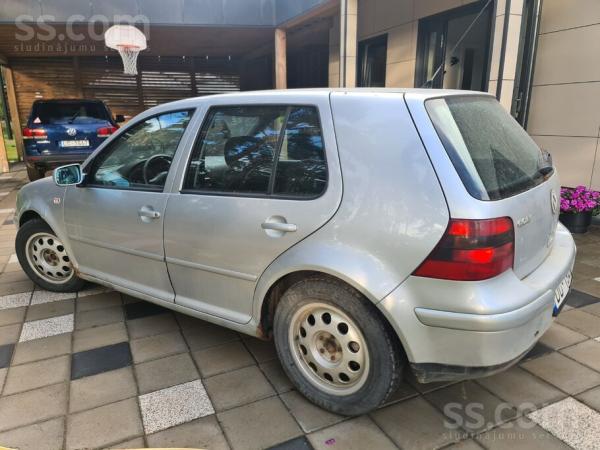 Grey Volkswagen Golf 2002 in Riga, with an engine capacity of 2.00 L and mileage of 377 thousand km for 650 €, photo 4 on AUTOMOTO.COM.LV