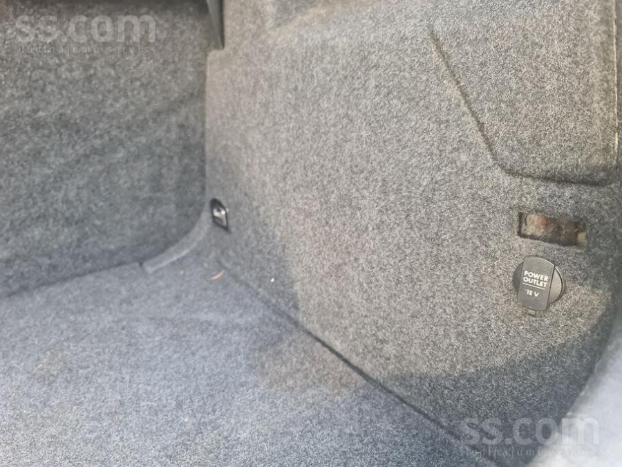 Grey Volkswagen Golf 2002 in Riga, with an engine capacity of 2.00 L and mileage of 377 thousand km for 650 €, photo 10 on AUTOMOTO.COM.LV