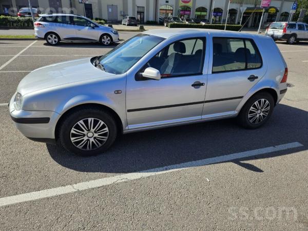 Pelēks Volkswagen Golf 2002 Rīga, ar dzinēja tilpumu 1.60 L un nobraukumu 215 tūkst. km par 1890 €, foto 2 vietnē AUTOMOTO.COM.LV