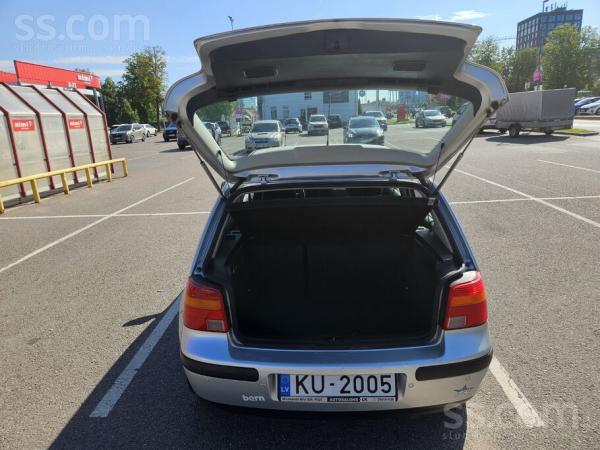 Pelēks Volkswagen Golf 2002 Rīga, ar dzinēja tilpumu 1.60 L un nobraukumu 215 tūkst. km par 1890 €, foto 6 vietnē AUTOMOTO.COM.LV