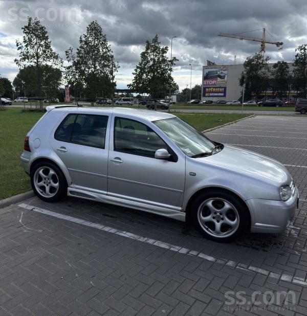 Pelēks Volkswagen Golf 2002 Rīga, ar dzinēja tilpumu 1.60 L un nobraukumu 322 tūkst. km par 700 €, foto 1 vietnē AUTOMOTO.COM.LV