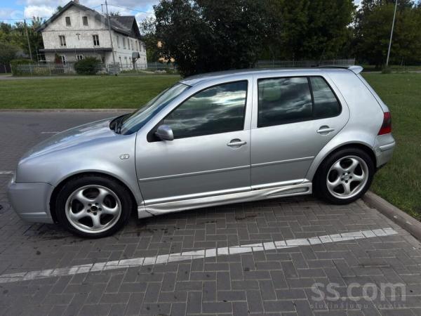 Pelēks Volkswagen Golf 2002 Rīga, ar dzinēja tilpumu 1.60 L un nobraukumu 322 tūkst. km par 700 €, foto 3 vietnē AUTOMOTO.COM.LV