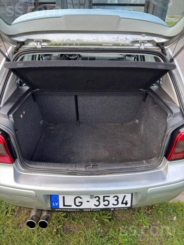 Pelēks Volkswagen Golf 2002 Rīga, ar dzinēja tilpumu 1.60 L un nobraukumu 322 tūkst. km par 700 €, foto 6 vietnē AUTOMOTO.COM.LV