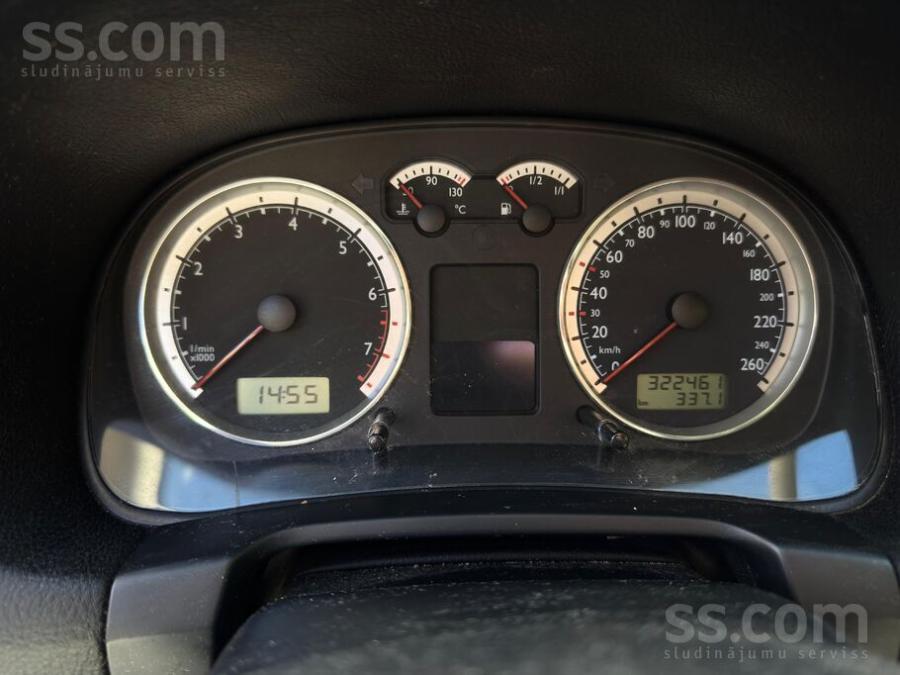 Pelēks Volkswagen Golf 2002 Rīga, ar dzinēja tilpumu 1.60 L un nobraukumu 322 tūkst. km par 700 €, foto 9 vietnē AUTOMOTO.COM.LV