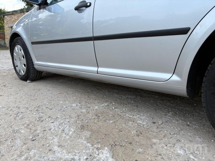 Pelēks Volkswagen Golf 2002 Rīga, ar dzinēja tilpumu 1.90 L un nobraukumu 303 tūkst. km par 2490 €, foto 15 vietnē AUTOMOTO.COM.LV