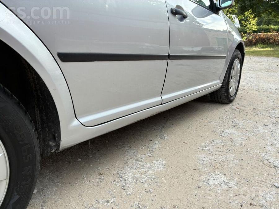 Pelēks Volkswagen Golf 2002 Rīga, ar dzinēja tilpumu 1.90 L un nobraukumu 303 tūkst. km par 2490 €, foto 16 vietnē AUTOMOTO.COM.LV
