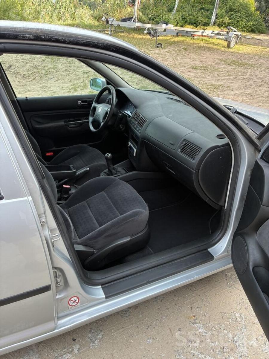Pelēks Volkswagen Golf 2002 Rīga, ar dzinēja tilpumu 1.90 L un nobraukumu 303 tūkst. km par 2490 €, foto 20 vietnē AUTOMOTO.COM.LV