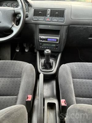Pelēks Volkswagen Golf 2002 Rīga, ar dzinēja tilpumu 1.90 L un nobraukumu 303 tūkst. km par 2490 €, foto 21 vietnē AUTOMOTO.COM.LV