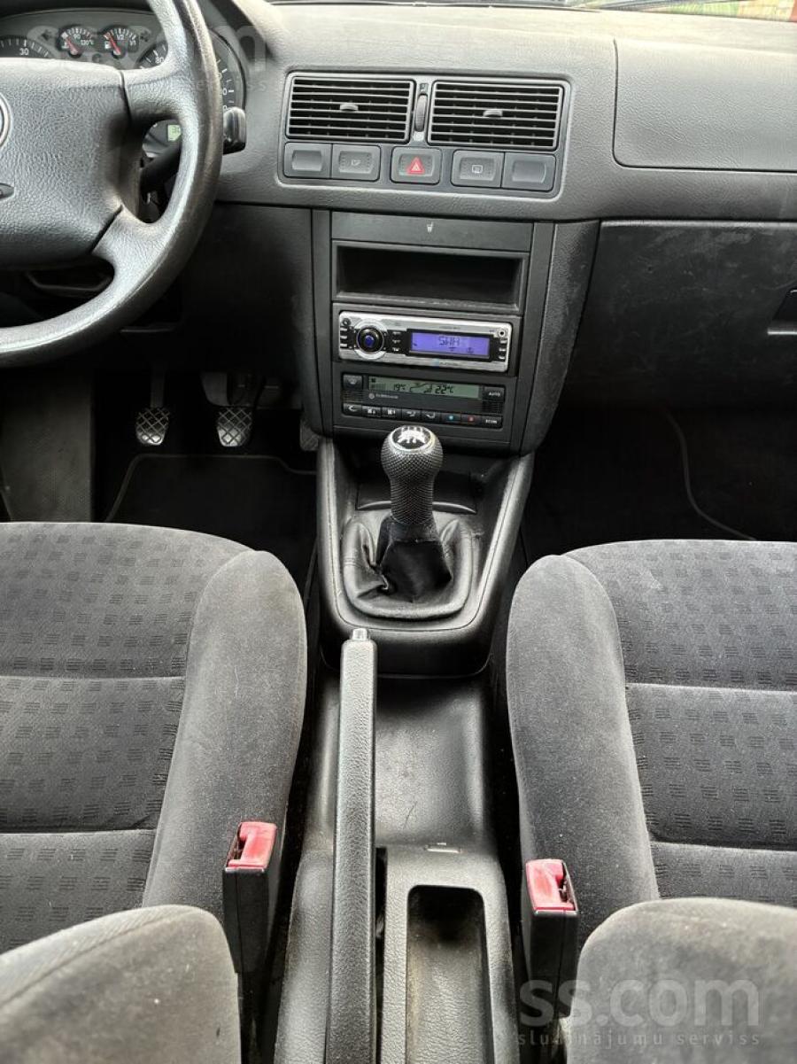 Pelēks Volkswagen Golf 2002 Rīga, ar dzinēja tilpumu 1.90 L un nobraukumu 303 tūkst. km par 2490 €, foto 21 vietnē AUTOMOTO.COM.LV