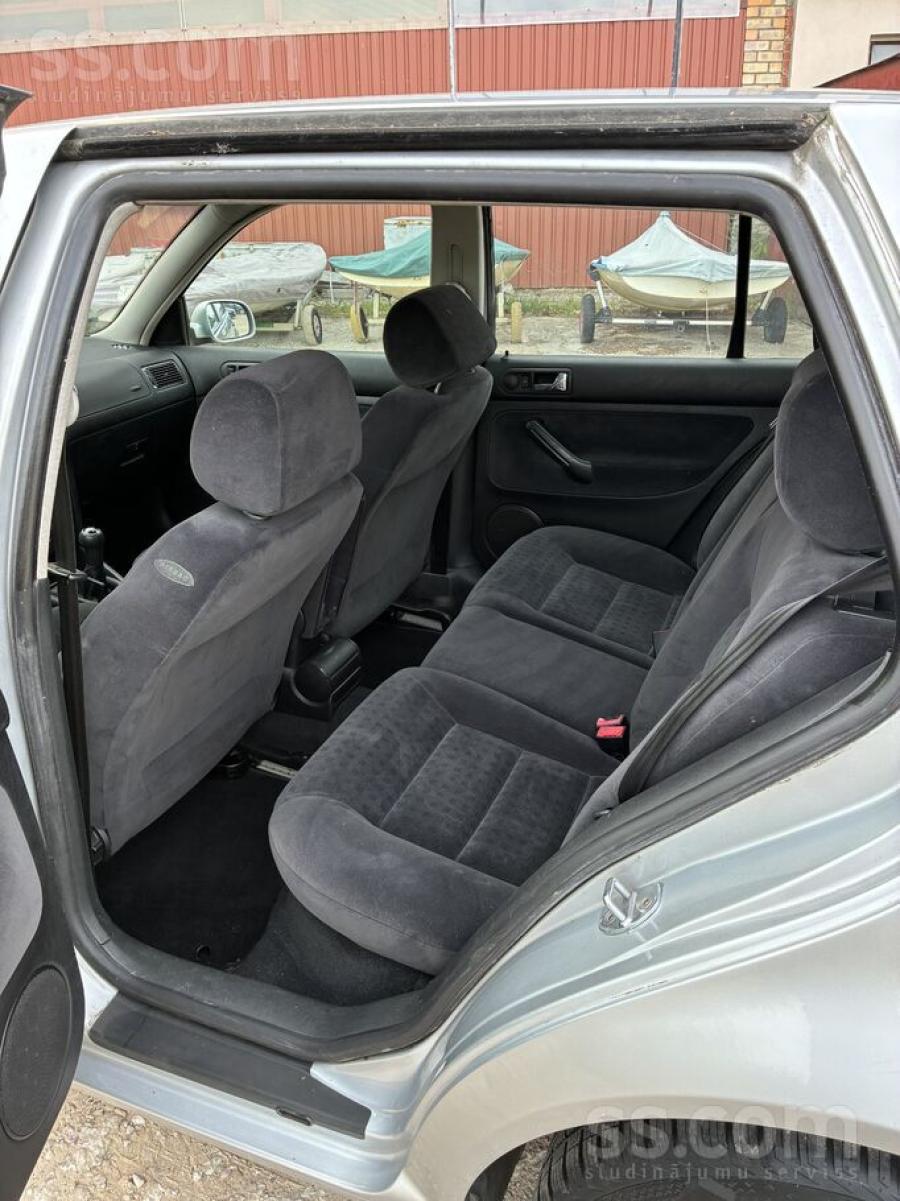 Pelēks Volkswagen Golf 2002 Rīga, ar dzinēja tilpumu 1.90 L un nobraukumu 303 tūkst. km par 2490 €, foto 24 vietnē AUTOMOTO.COM.LV