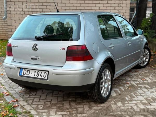 Grey Volkswagen Golf 2002 in Jelgava, with an engine capacity of 1.90 L and mileage of 377 thousand km for 1750 €, photo 6 on AUTOMOTO.COM.LV