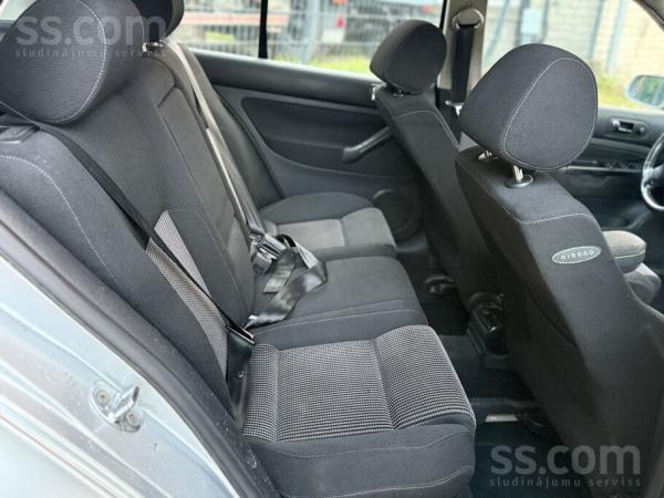 Grey Volkswagen Golf 2002 in Jelgava, with an engine capacity of 1.90 L and mileage of 377 thousand km for 1750 €, photo 10 on AUTOMOTO.COM.LV