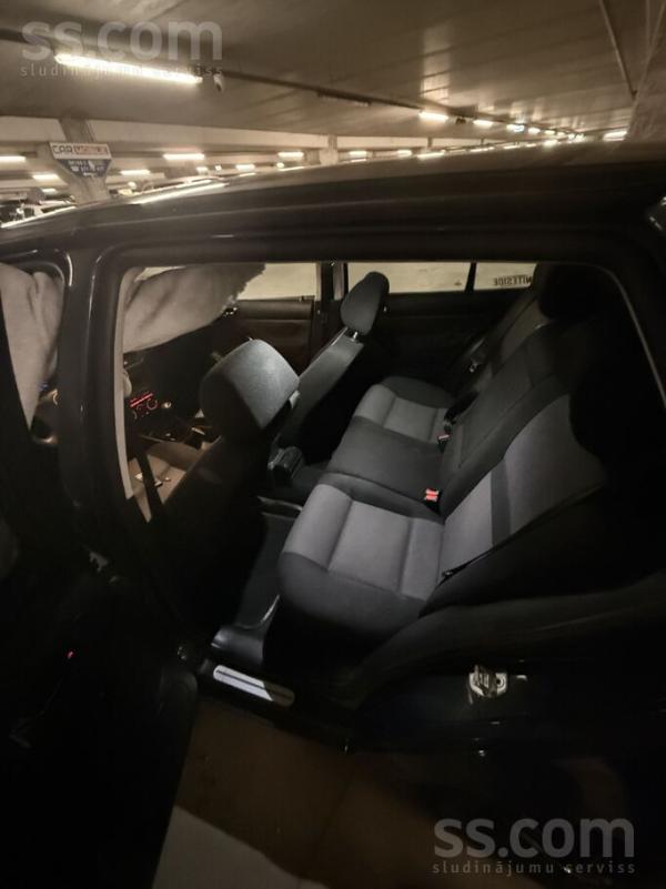Pelēks Volkswagen Golf 2002 Rīga, ar dzinēja tilpumu 1.90 L un nobraukumu 243 tūkst. km par 2000 €, foto 3 vietnē AUTOMOTO.COM.LV