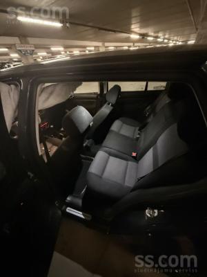 Pelēks Volkswagen Golf 2002 Rīga, ar dzinēja tilpumu 1.90 L un nobraukumu 243 tūkst. km par 2000 €, foto 3 vietnē AUTOMOTO.COM.LV