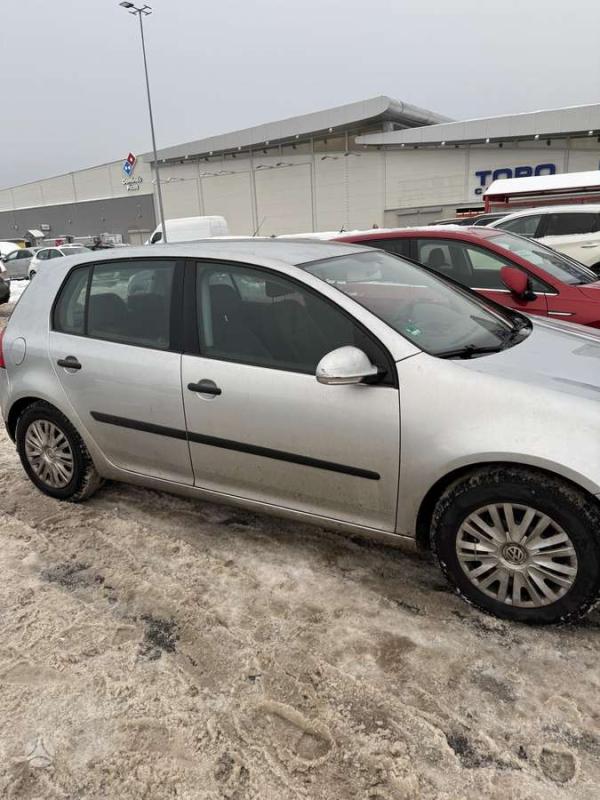 Pelēks Volkswagen Golf 2003 Viļņa, ar dzinēja tilpumu 1.39 L un nobraukumu 156 tūkst. km par 2100 €, foto 7 vietnē AUTOMOTO.COM.LV