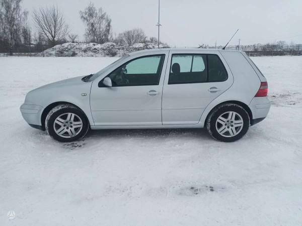 Pelēks Volkswagen Golf 2003 Marijampole, ar dzinēja tilpumu 1.90 L un nobraukumu 269 tūkst. km par 2350 €, foto 4 vietnē AUTOMOTO.COM.LV