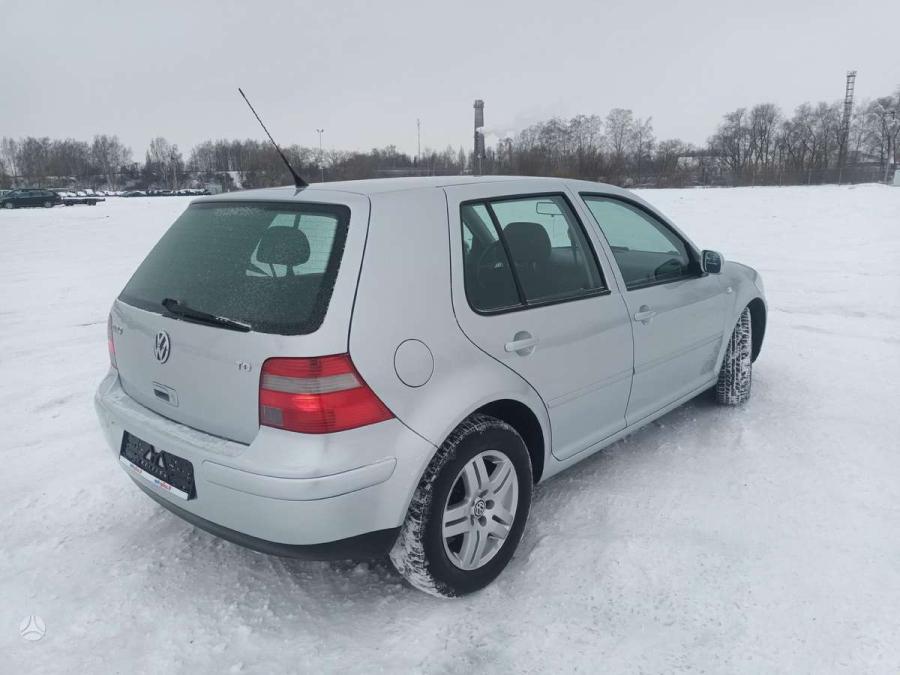 Grey Volkswagen Golf 2003 in Marijampole, with an engine capacity of 1.90 L and mileage of 269 thousand km for 2350 €, photo 8 on AUTOMOTO.COM.LV