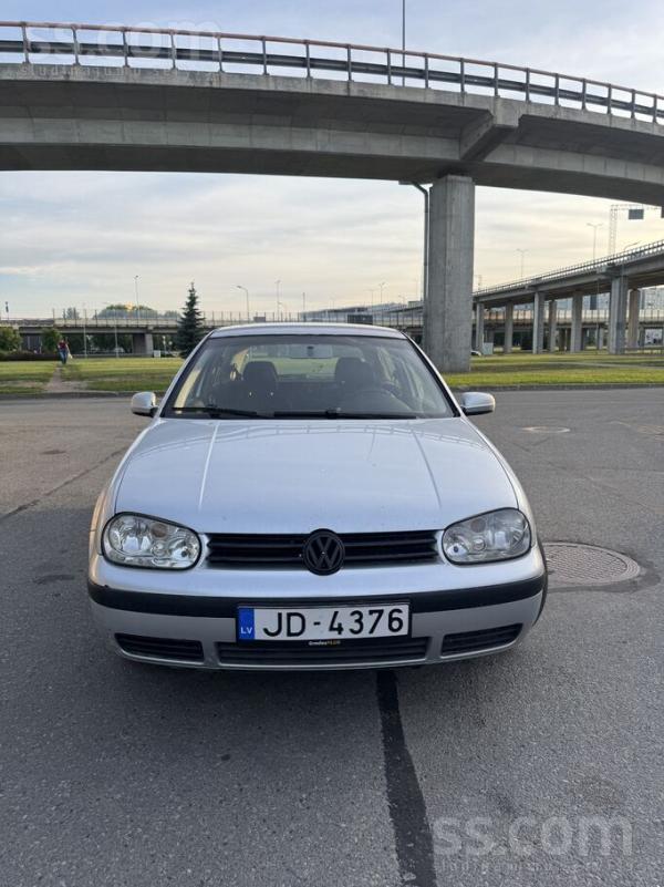 Pelēks Volkswagen Golf 2003 Rīga, ar dzinēja tilpumu 1.90 L un nobraukumu 450 tūkst. km par 800 €, foto 2 vietnē AUTOMOTO.COM.LV